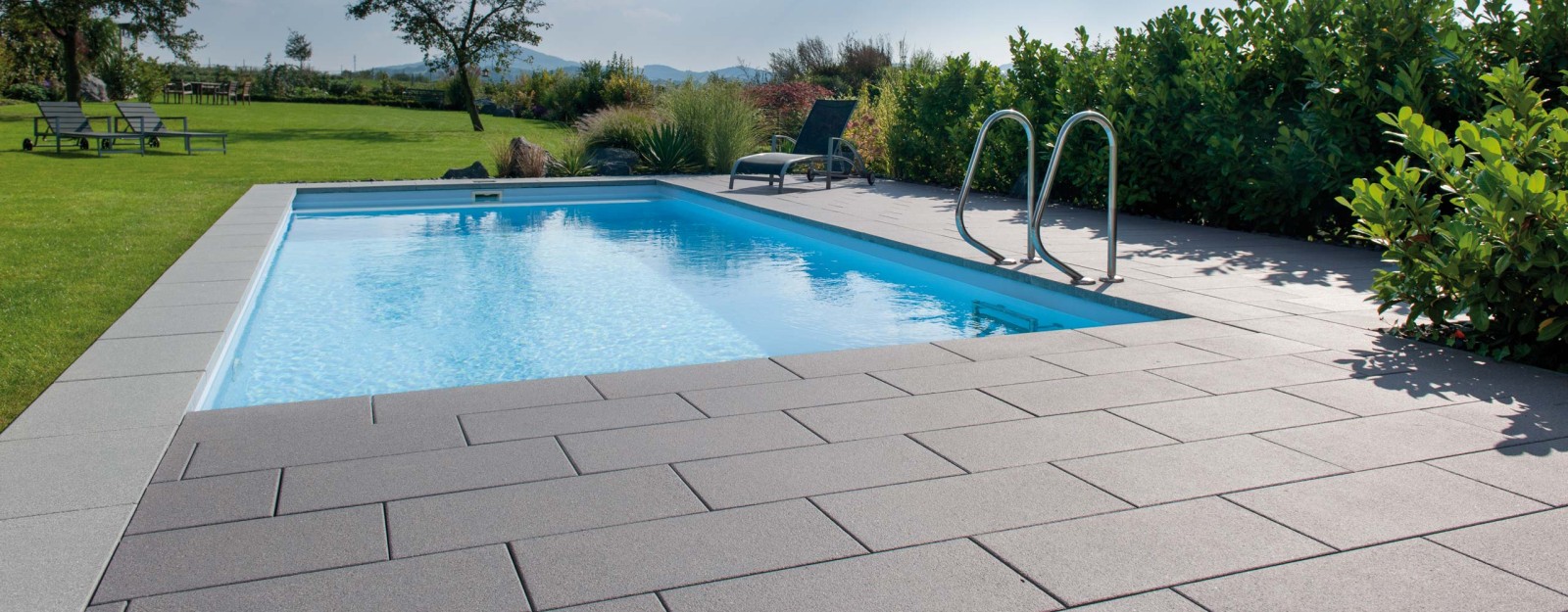 Pooleinfassungen | Beton Manufaktur | Metten Stein+Design