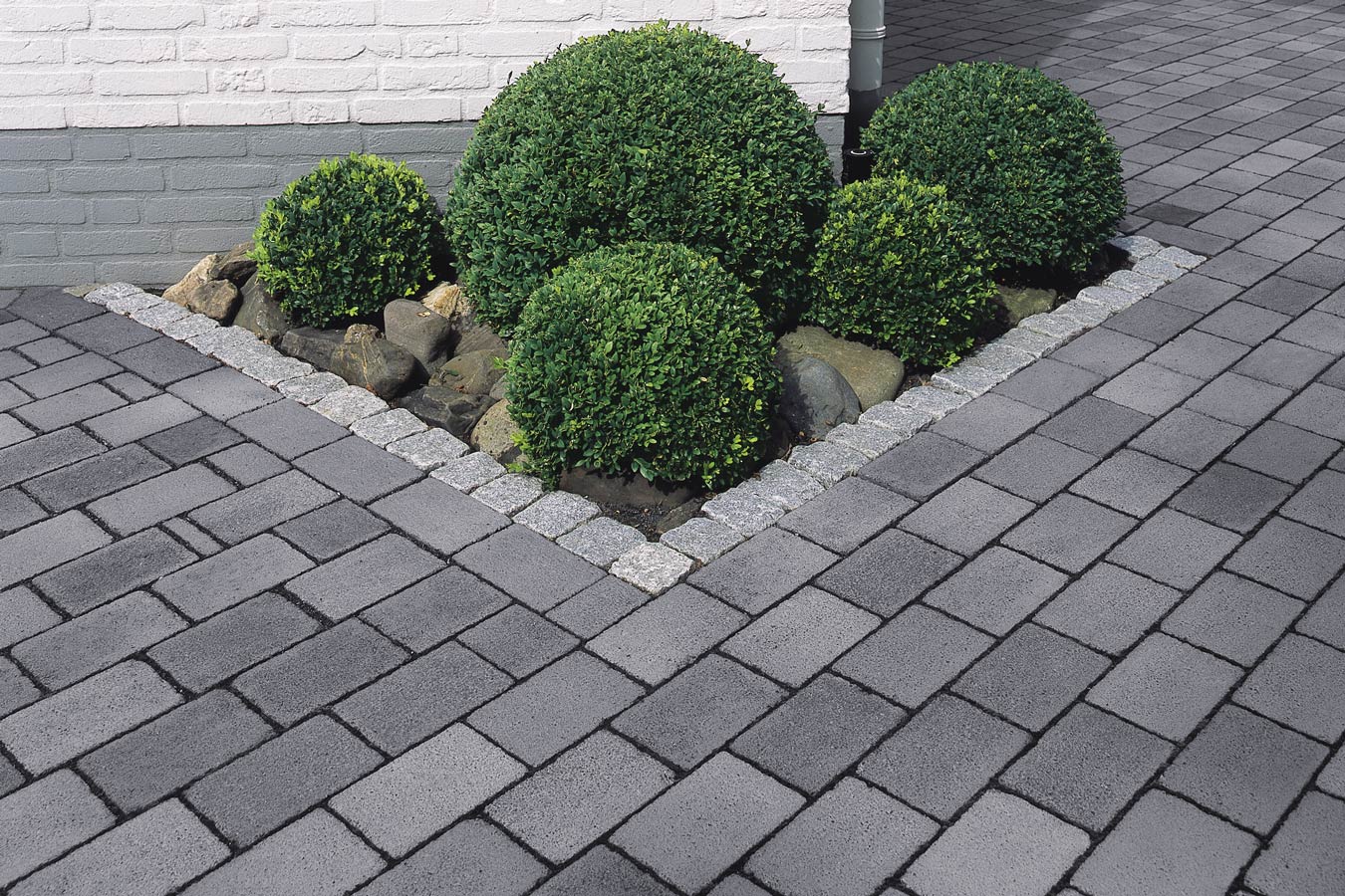 Pflasterstein in anthrazit | Metten Stein+Design