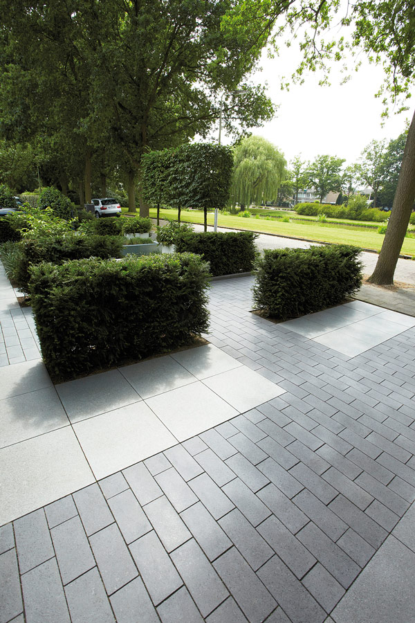 Pflasterstein in anthrazit | Metten Stein+Design