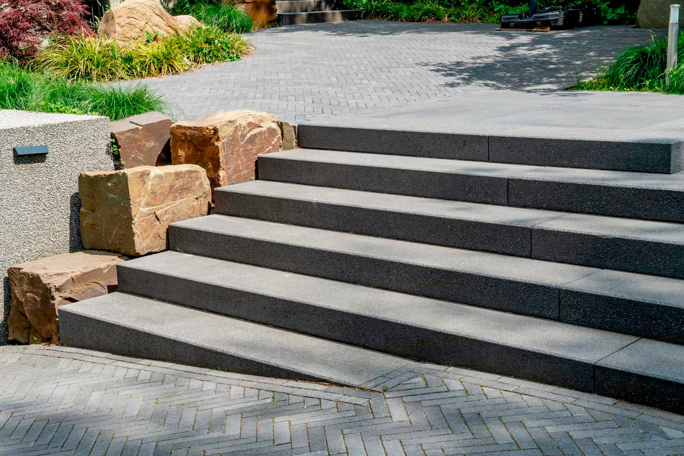 Pflasterstein in anthrazit | Metten Stein+Design
