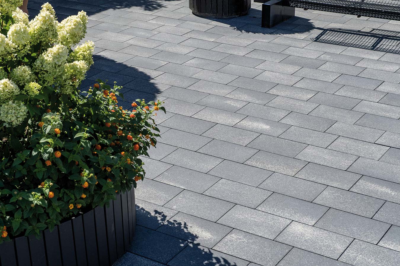 Pflasterstein in anthrazit | Metten Stein+Design